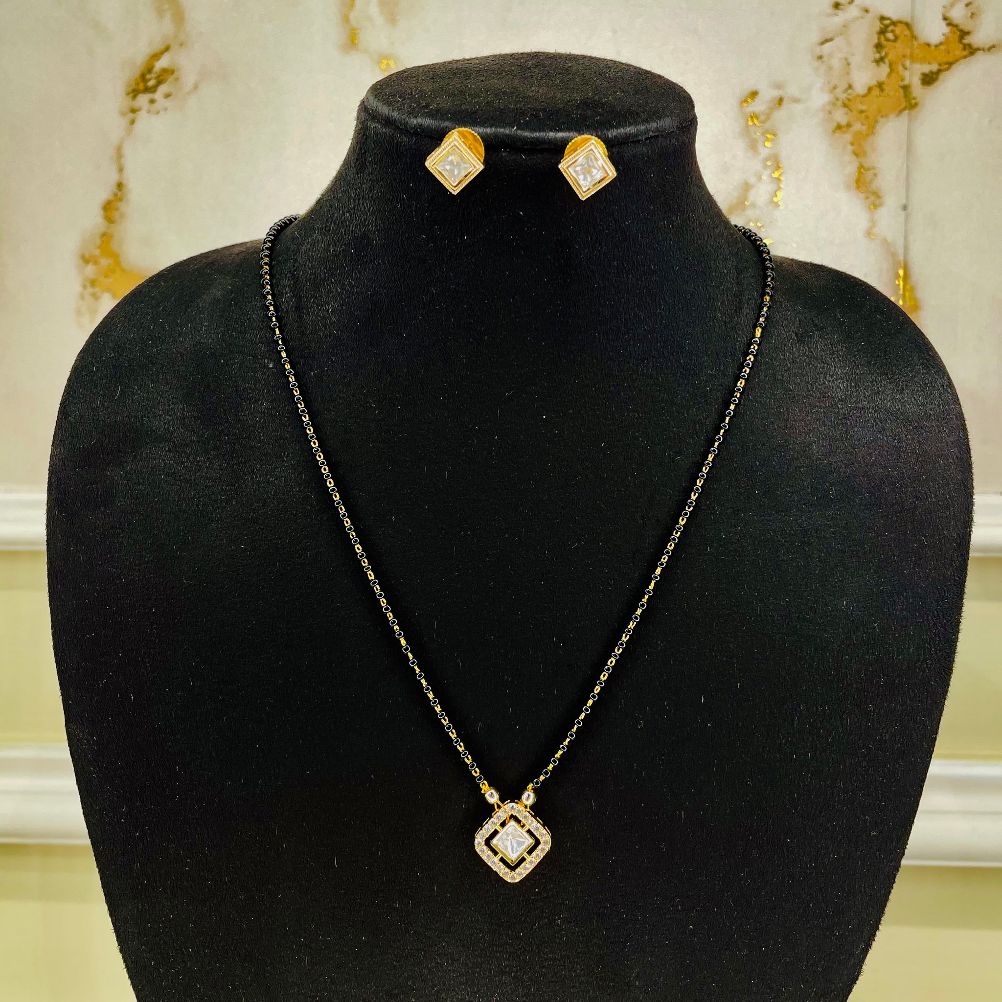 Nayaab Raavi Mangalsutra